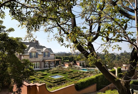 Elegant Houses by Robert A.M. Stern Are Collected in 'Designs for ...