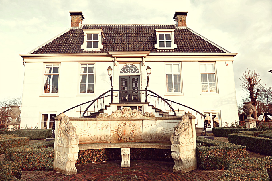 Piet Jonker's Architectural Antiques - 1stDibs Introspective