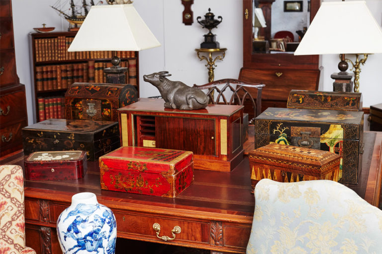 Shopping for Antiques in a British Royal Residence - 1stDibs Introspective