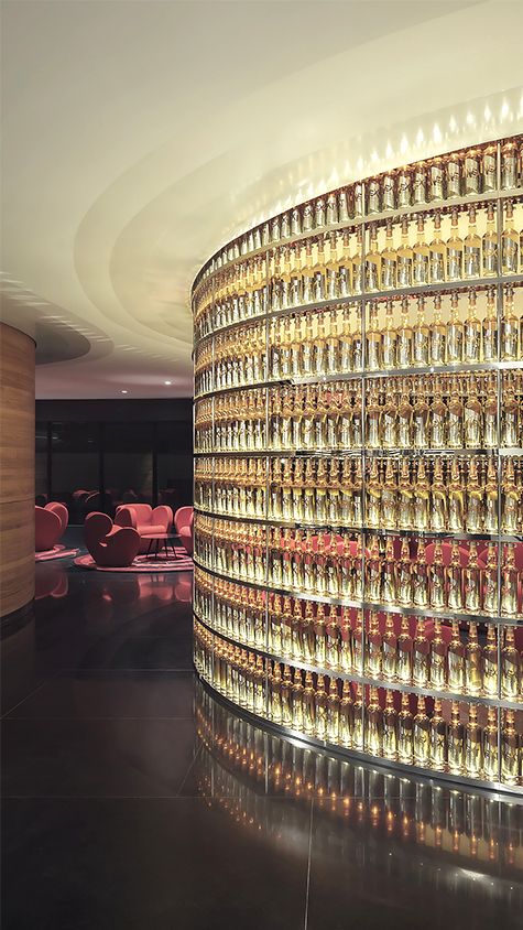 The Watergate Hotel Is Still Making Headlines - 1stDibs Introspective