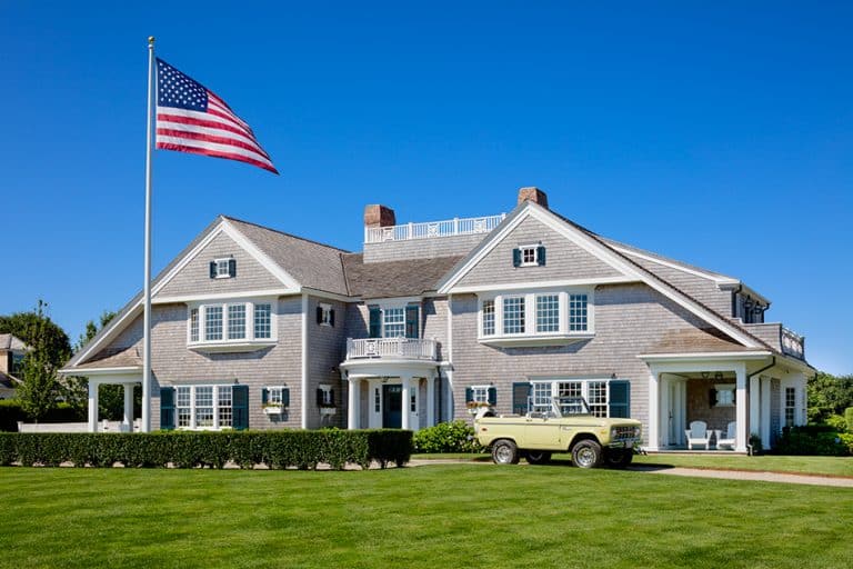 Preppy New England Architecture Gets a Modern Update - 1stDibs ...