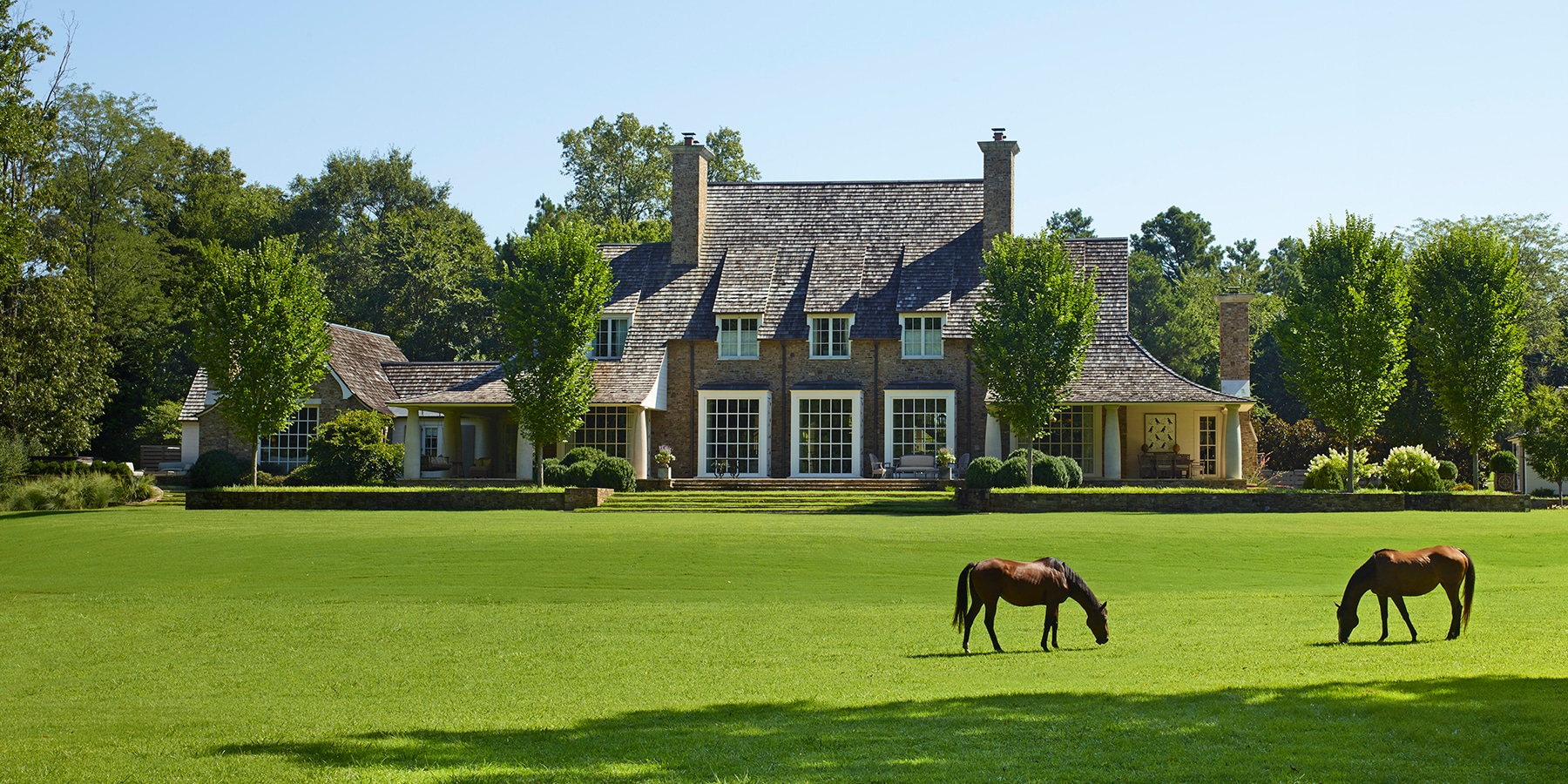 Experience the Poetry of a Bobby McAlpine Home - 1stdibs Introspective