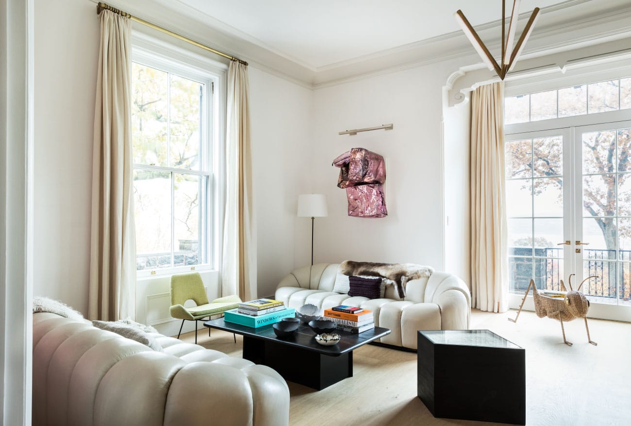 Sara Story Entertains in Her Festive Hudson Valley Home - 1stDibs ...