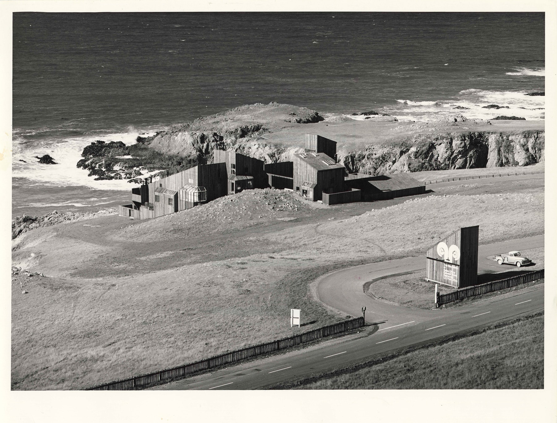Explore the Modernist California Utopia Known as the Sea Ranch ...