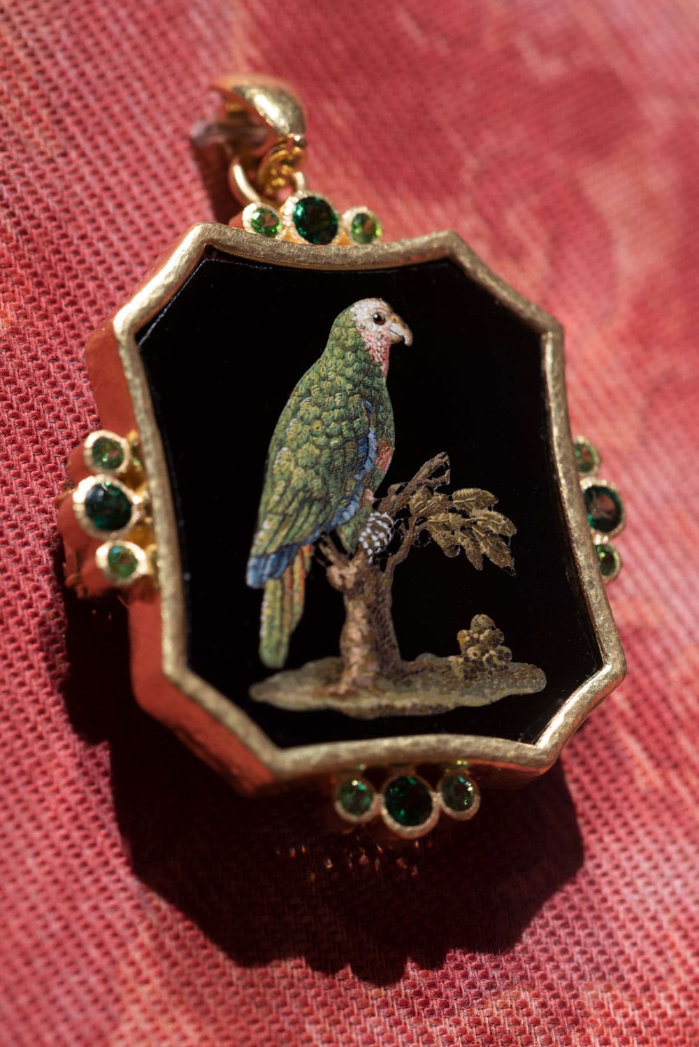 Jeweler Elizabeth Locke’s Major Micromosaics Are on Display - 1stDibs ...