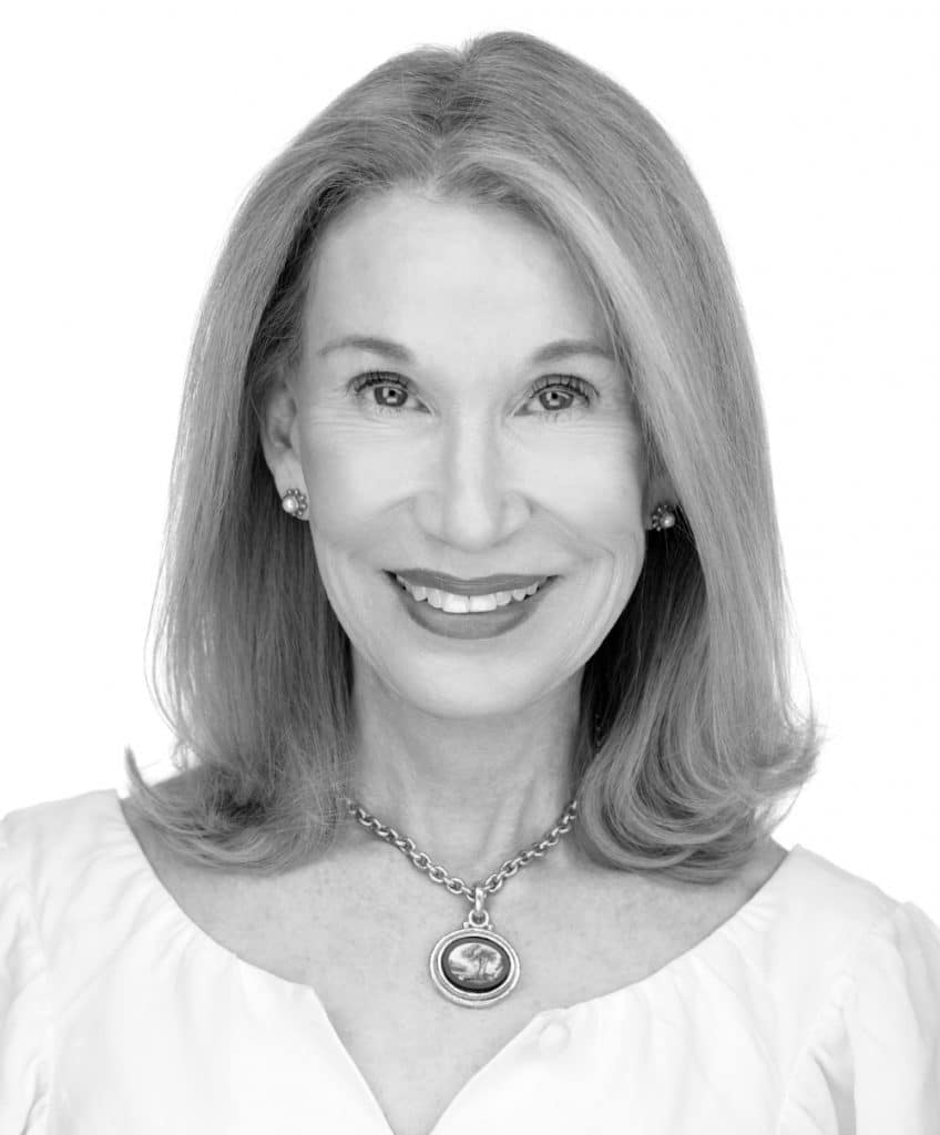 Jeweler Elizabeth Locke’s Major Micromosaics Are on Display - 1stDibs ...