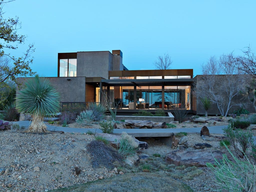 These California Homes Are Beautiful Glass Containers Immersed in ...