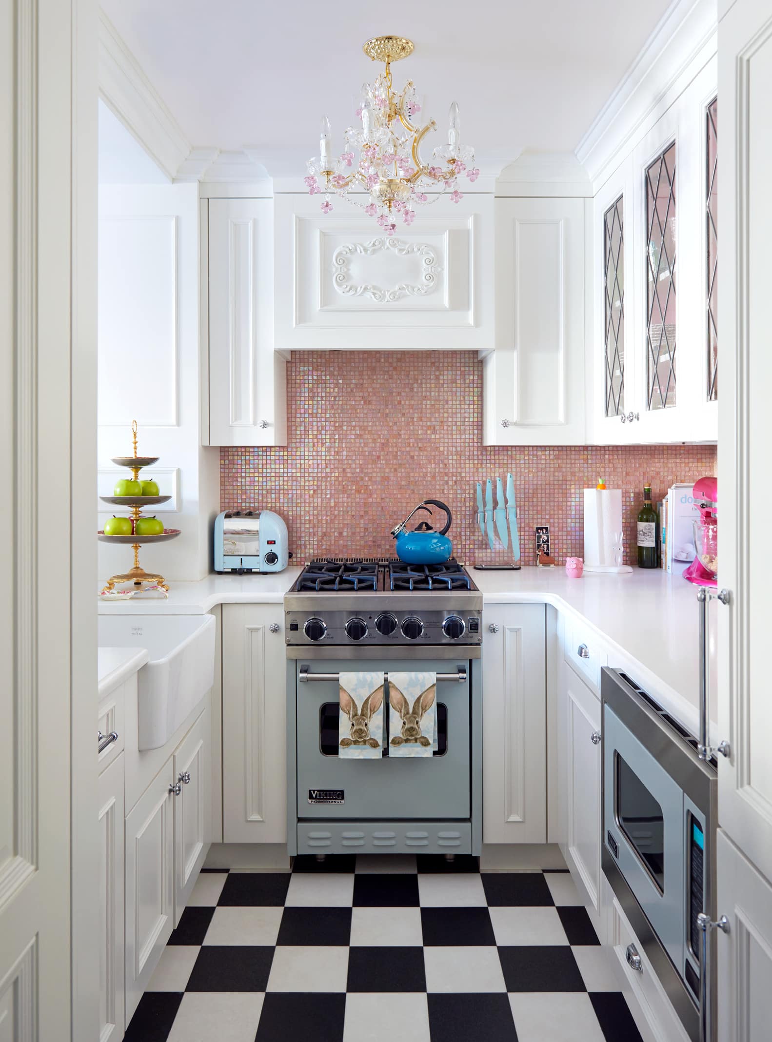 What Makes a Perfect Kitchen? Ask Barbara Sallick - 1stDibs Introspective