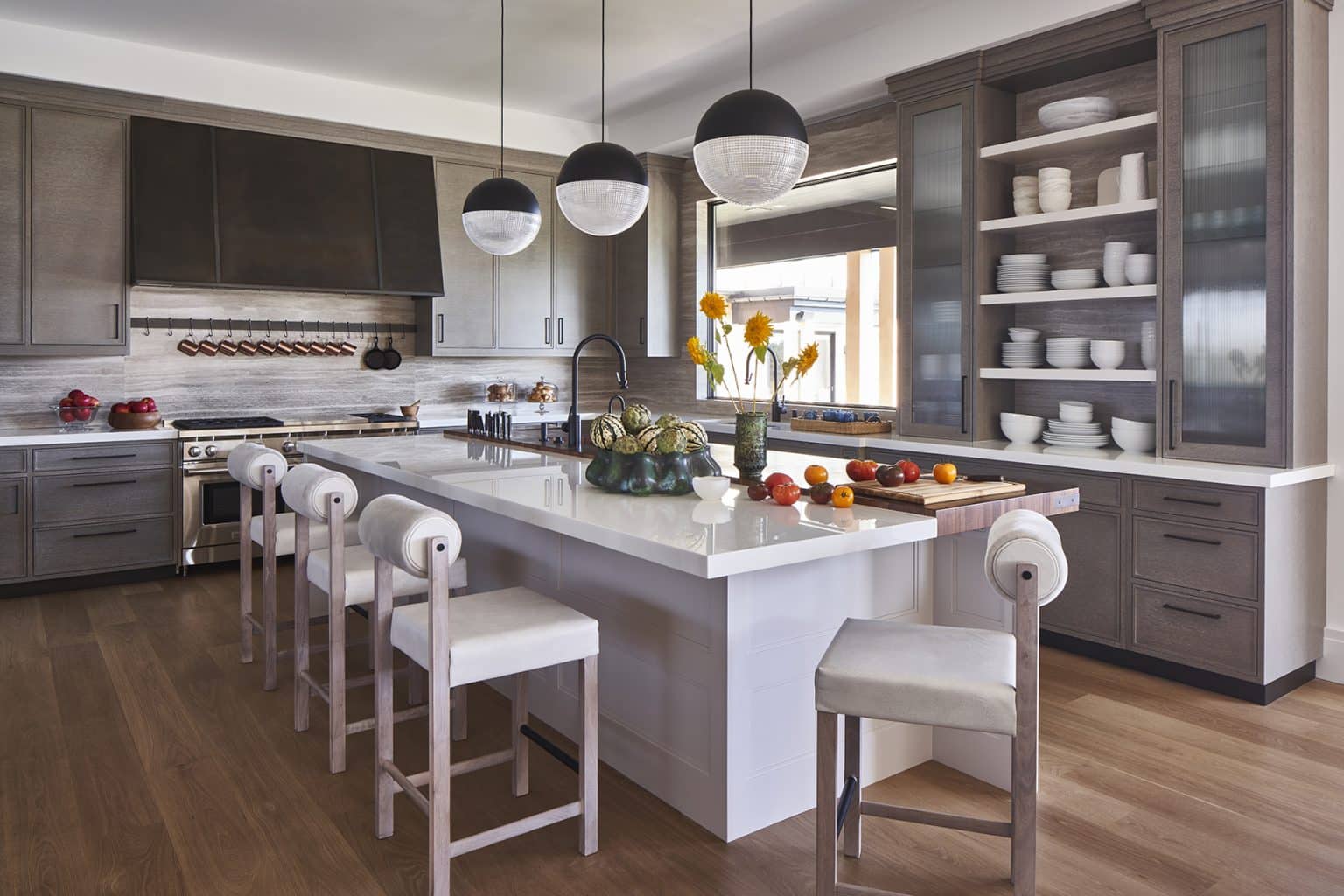 Meet a New York–Based Decorator Who Thinks Bigger Is Always Better ...