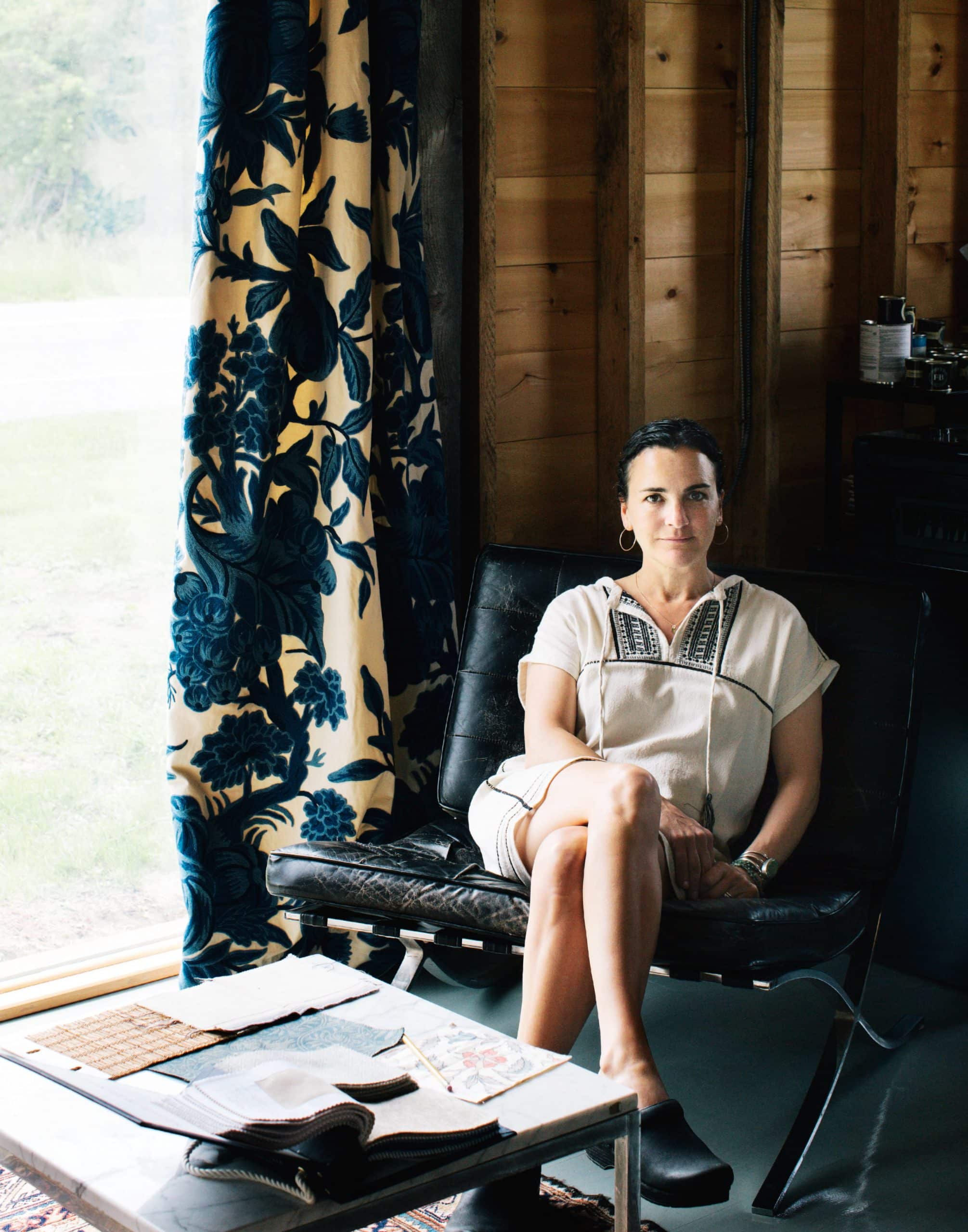 This Color-Loving Designer Redefines Farmhouse Chic with a Dose of ...