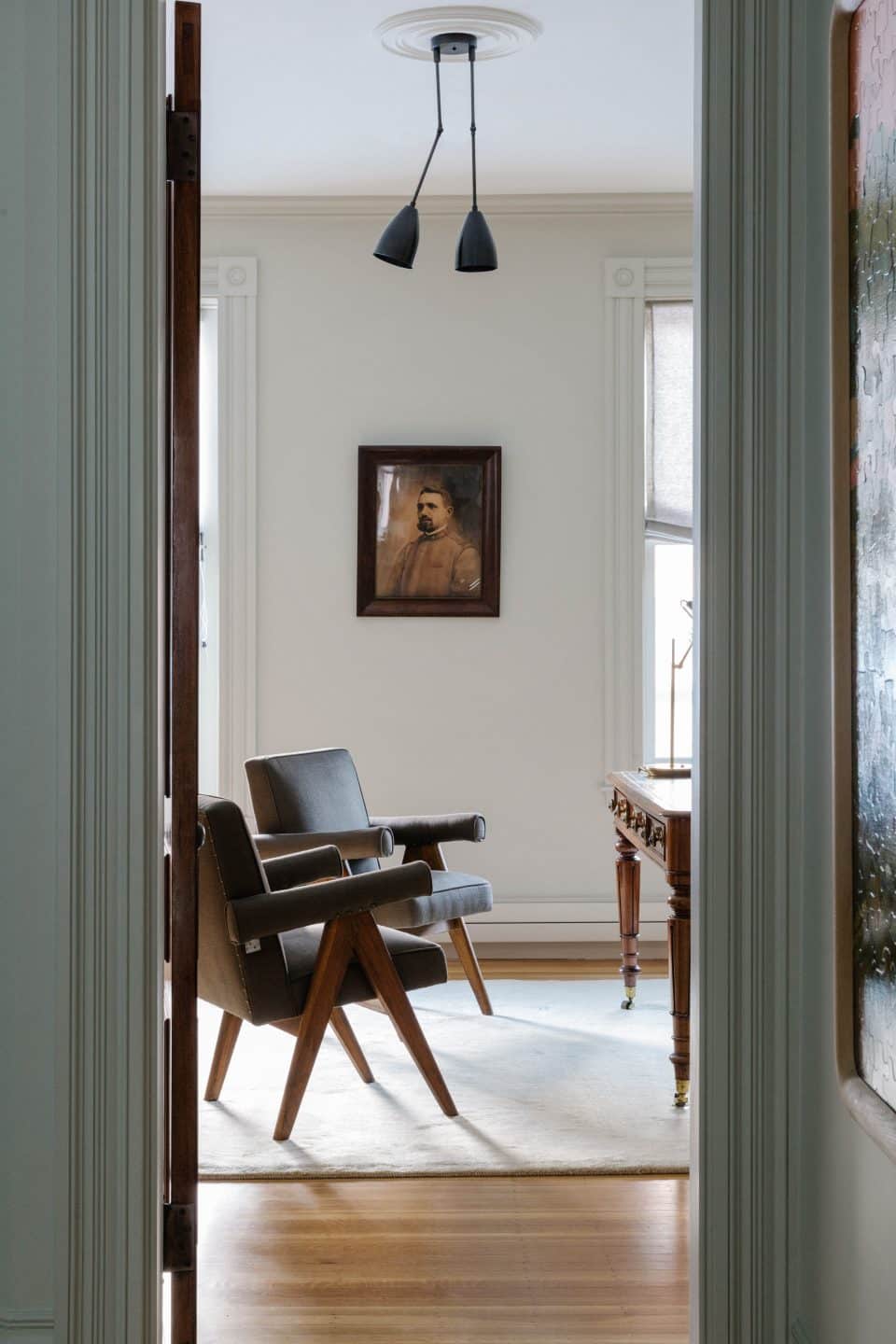 Jae Joo Mixes Old and New Furniture for Lived-In Comfort and Charm ...