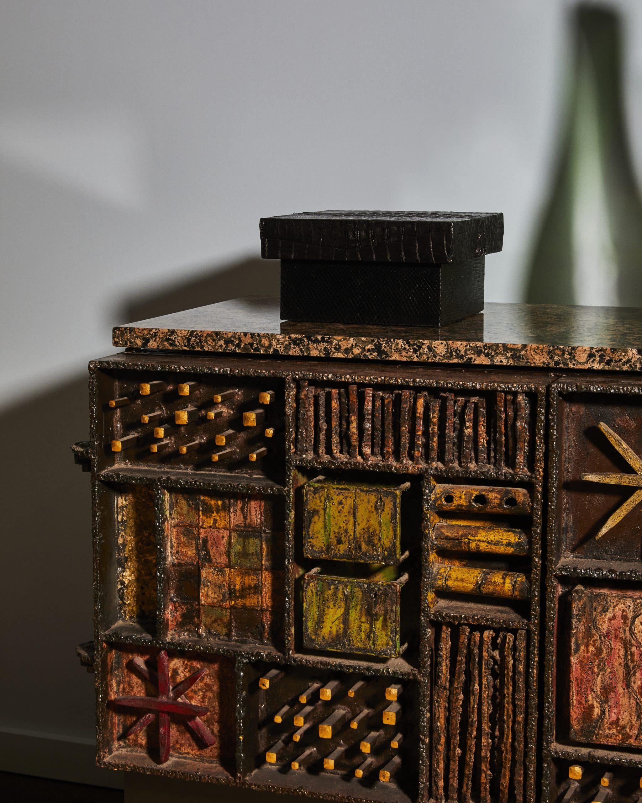 Lobel Modern Gives the Icons of Modern Design a Fitting Venue - 1stDibs ...