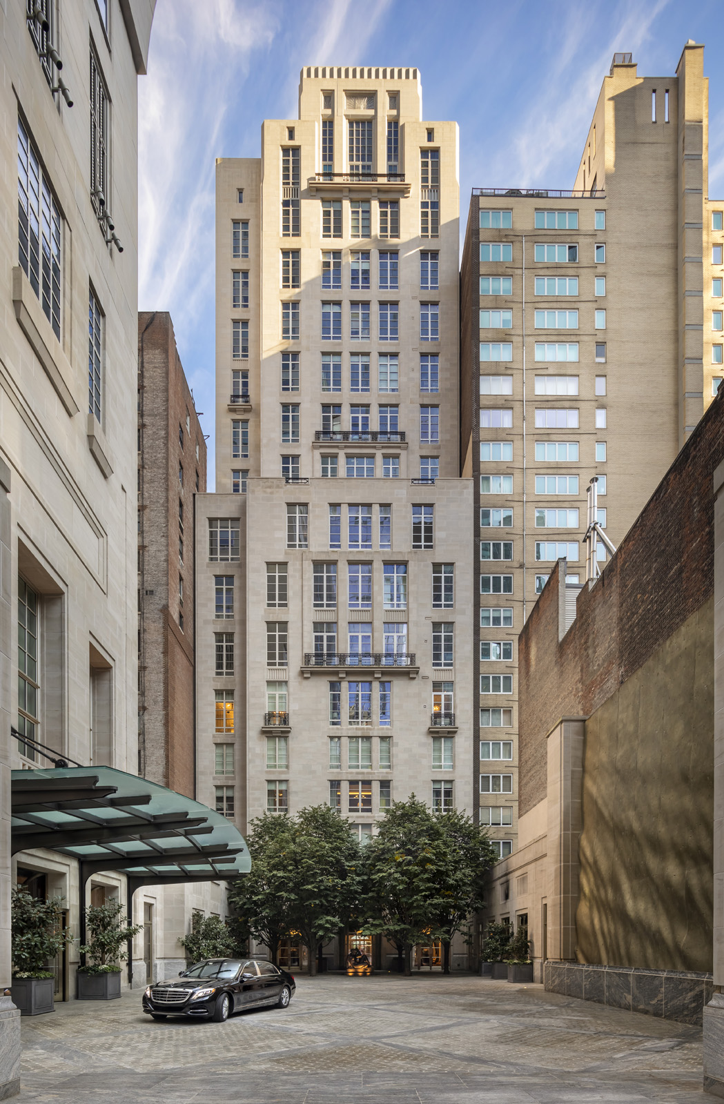 Contemporary Classicist Robert A.M. Stern Believes In Looking Backward ...