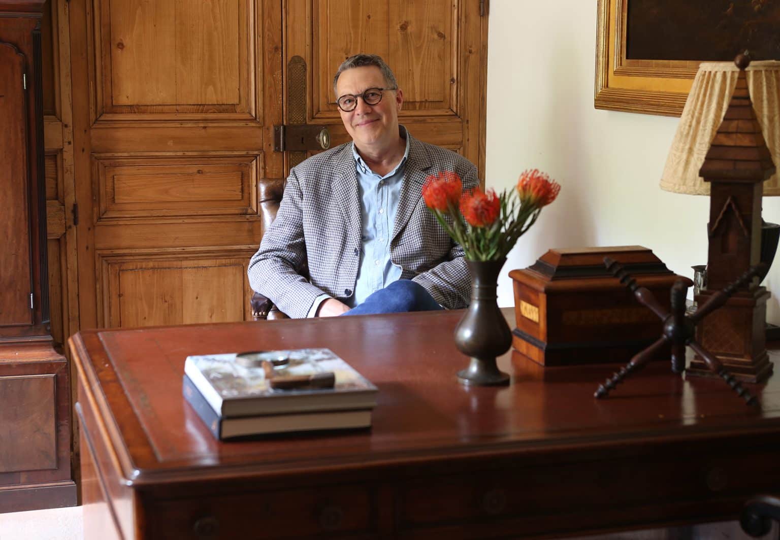 An Antiques-Filled Beach House? That’s a Yes for Lee Stanton - 1stDibs ...