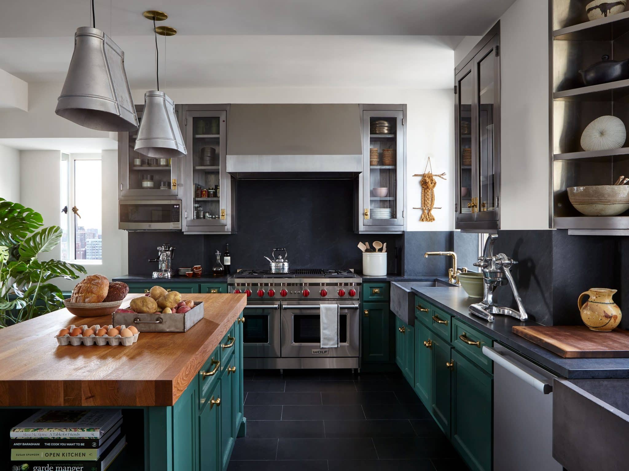 In a Historic Manhattan Apartment Building, Katch Crafted Interiors as ...