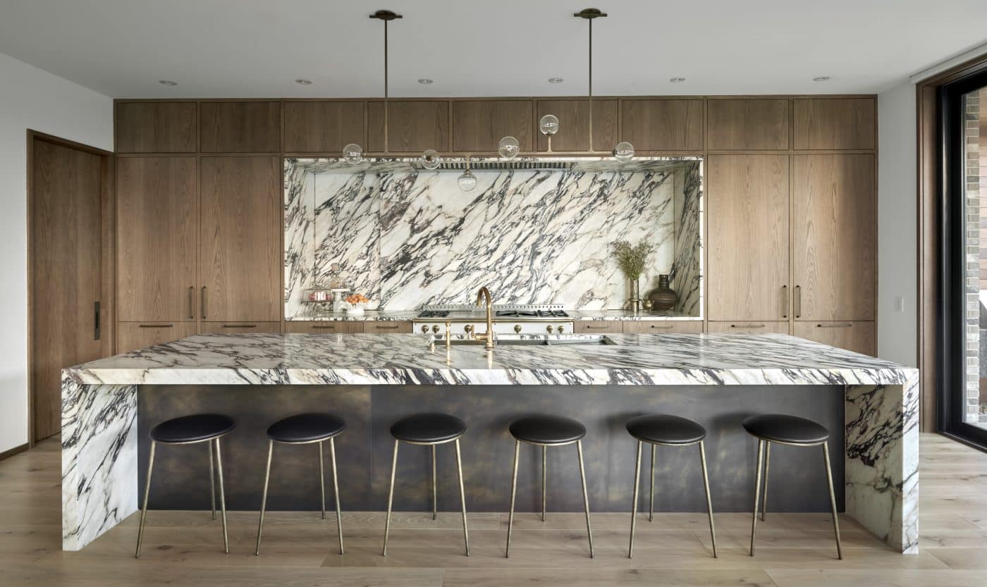 Sasha Adler Conjures a Sleek Yet Inviting Chicago Abode with Bold ...