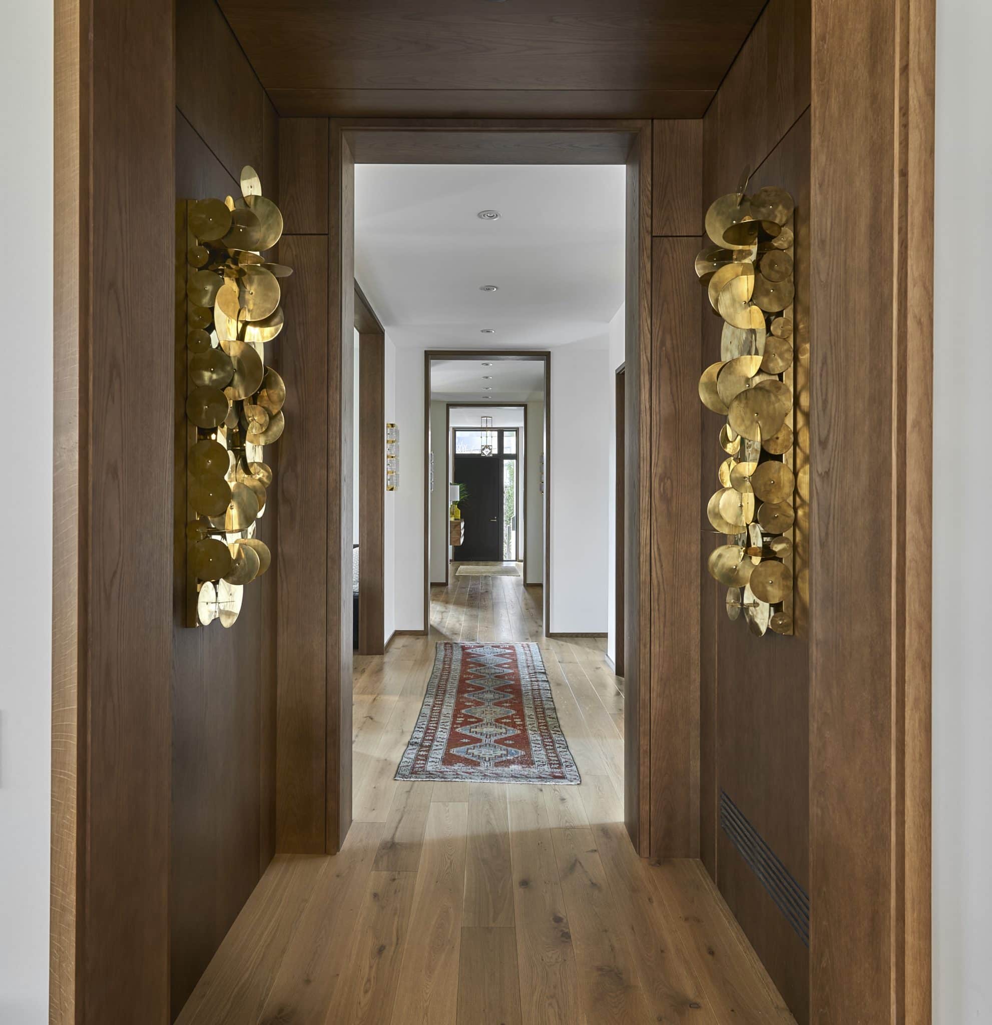 Sasha Adler Conjures a Sleek Yet Inviting Chicago Abode with Bold ...