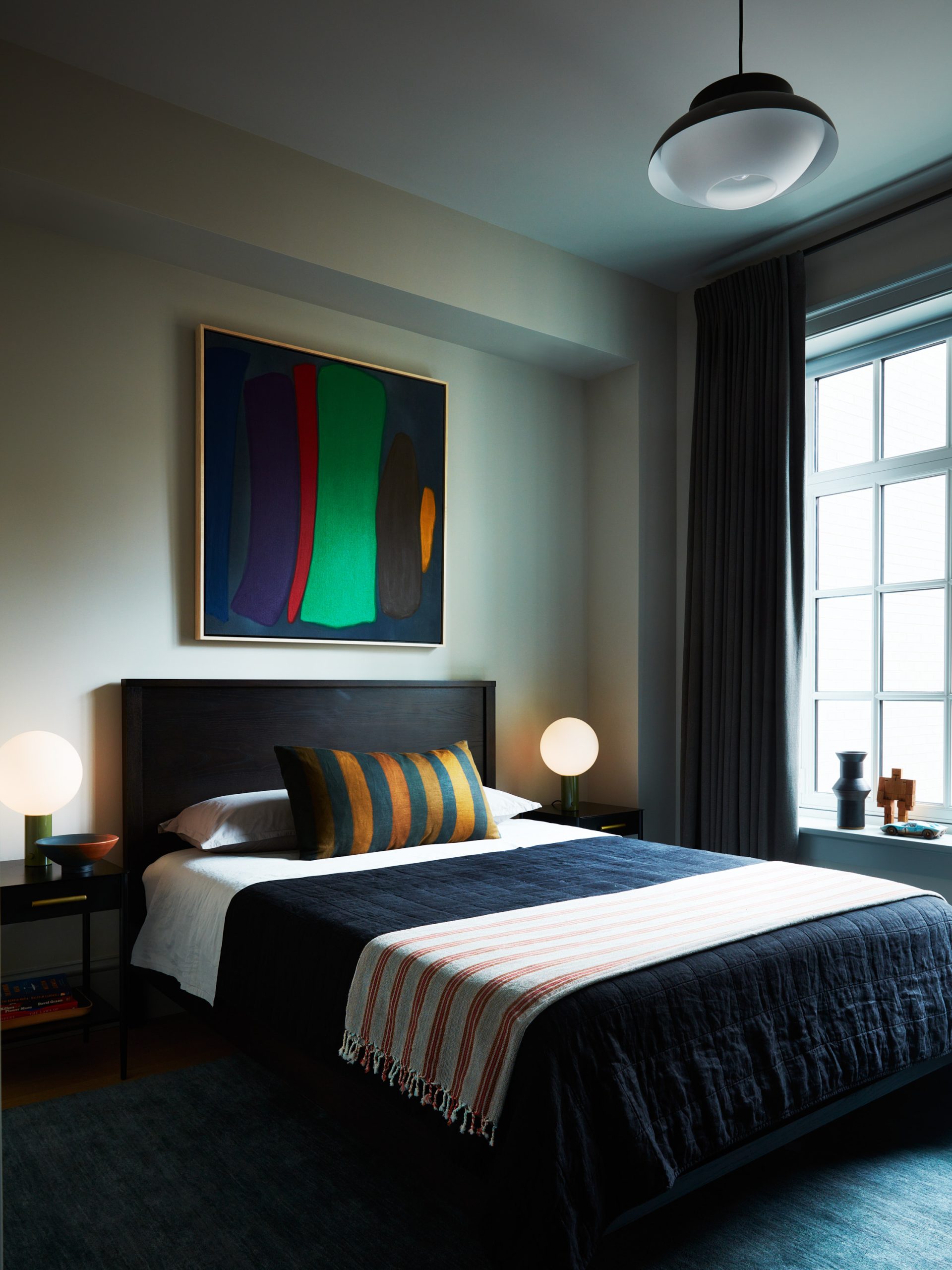 Curvaceous Furniture and 1970s Art Are the Stars of This Upper East ...