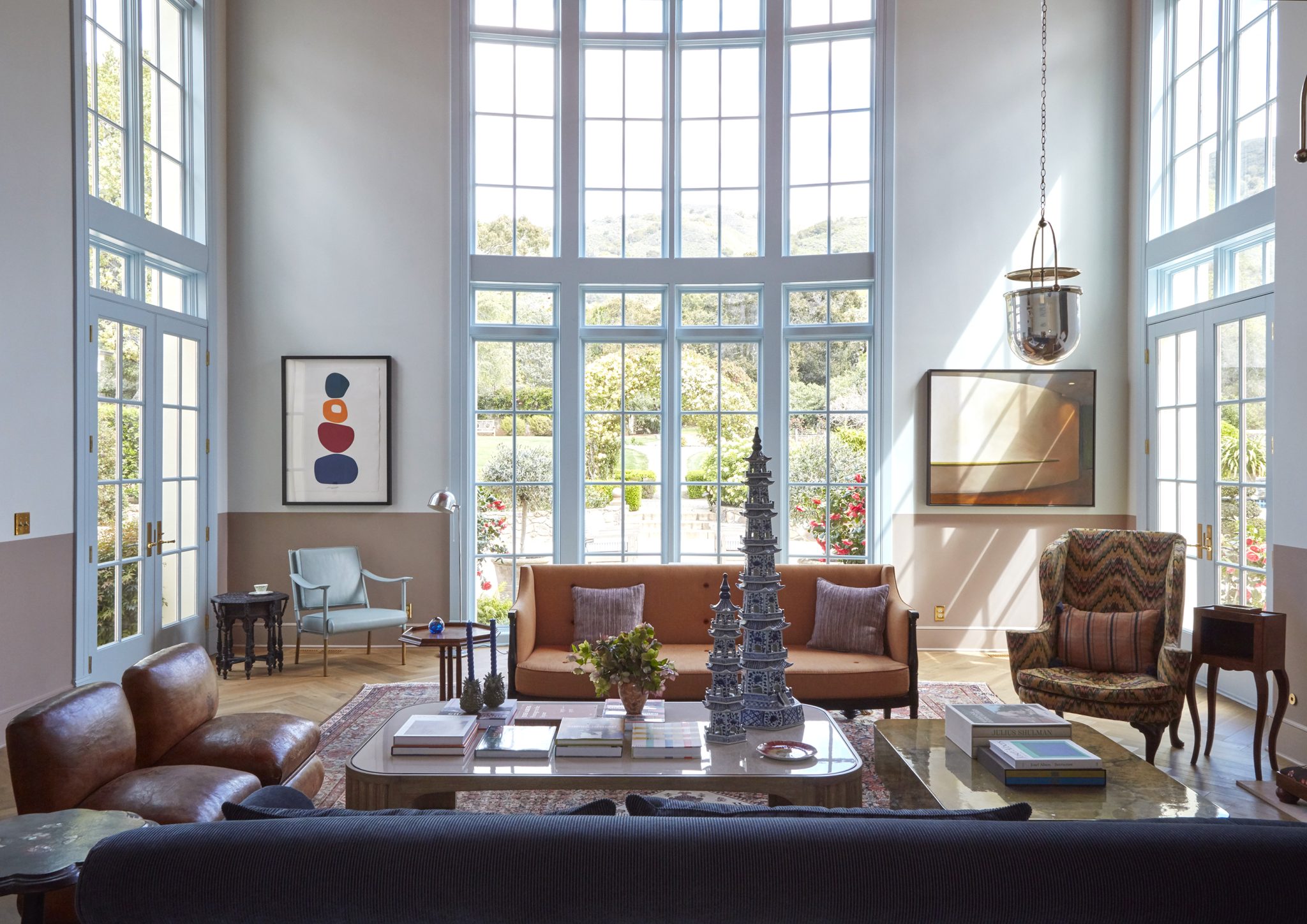 In Quaint Carmel, California, Merritt Hawley Reimagines a 1990s Mansion ...