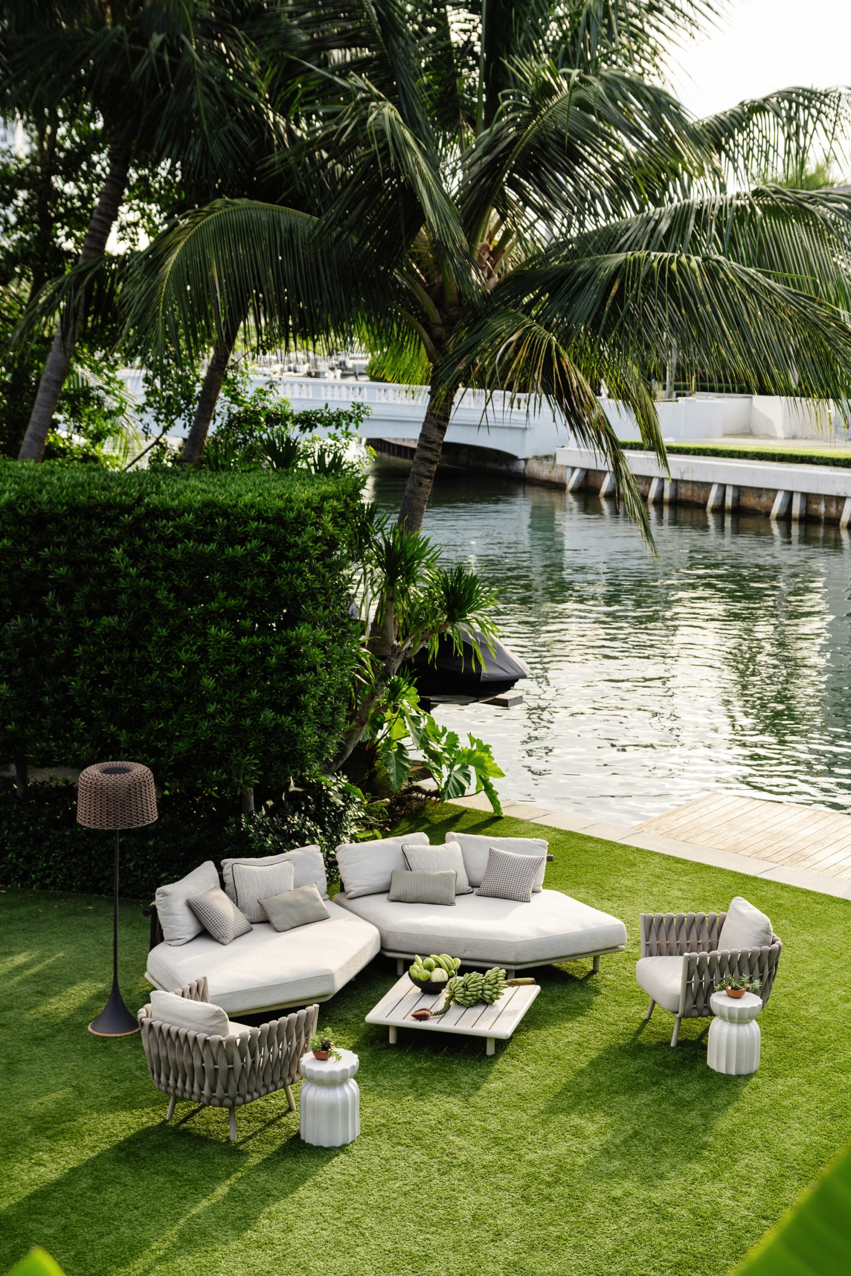 Contemporary Finds Fill a Modern Miami Beach Home Designed by Moniomi ...