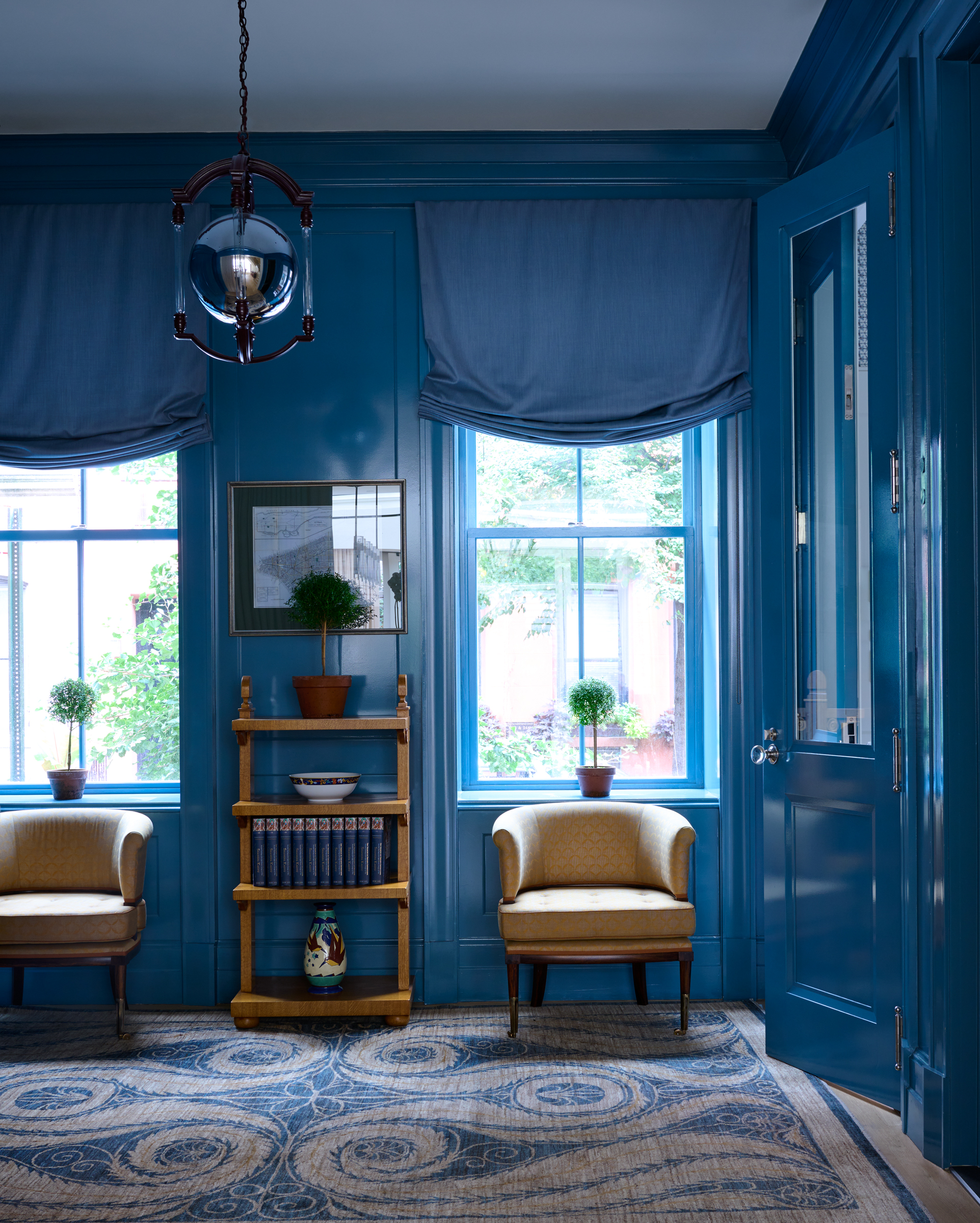 In a Manhattan Home, Maximalist Darren Henault Turns Down the Volume ...