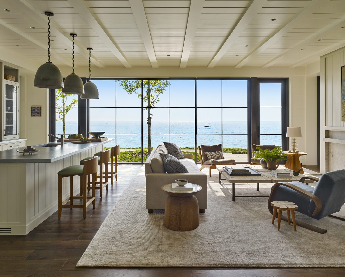 This Lake Michigan Cottage by Celeste Robbins Is Defined by Mid-Century ...