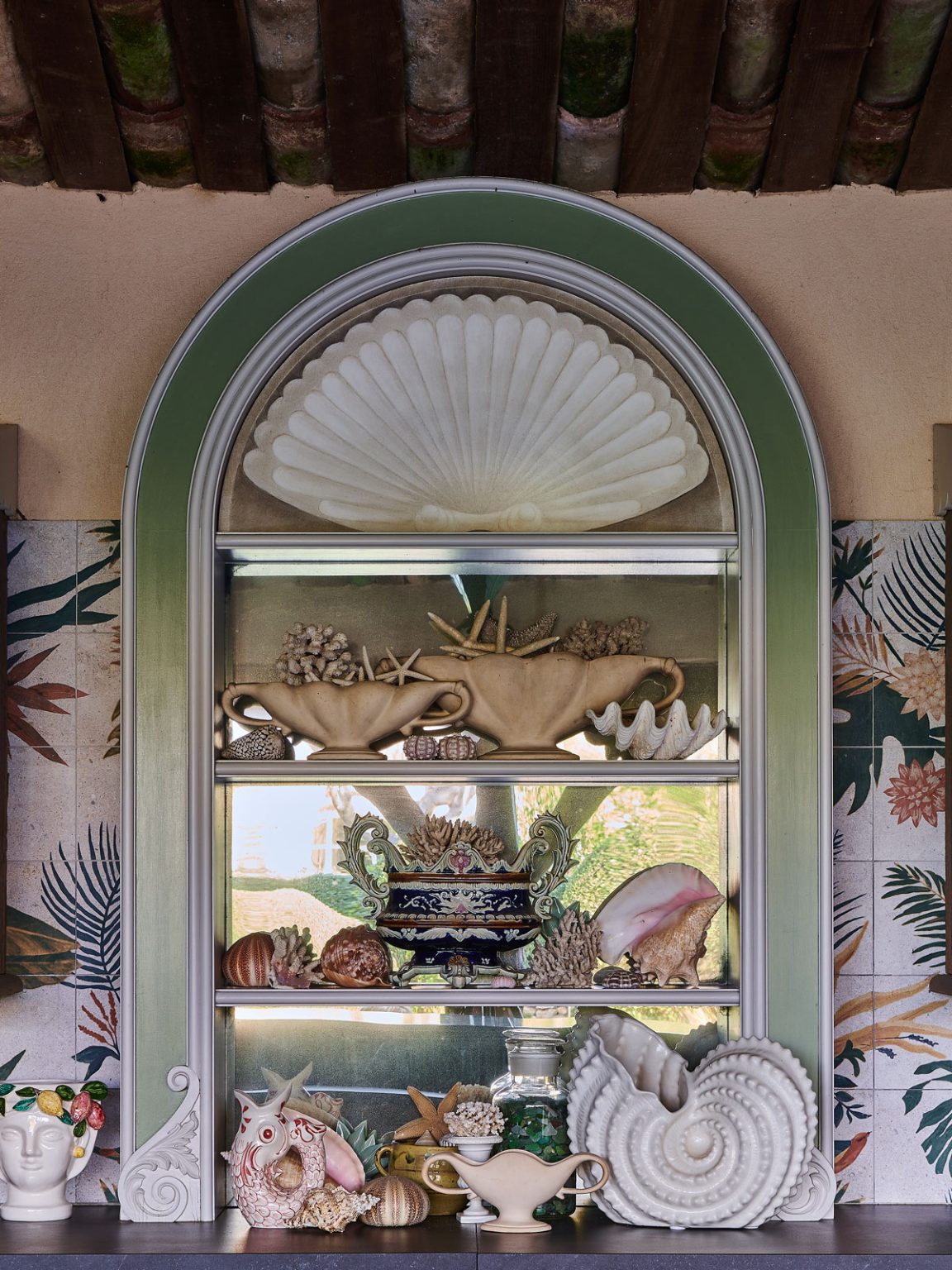 London’s Henri Fitzwilliam-Lay Brings Modernity and Vintage Touches to ...