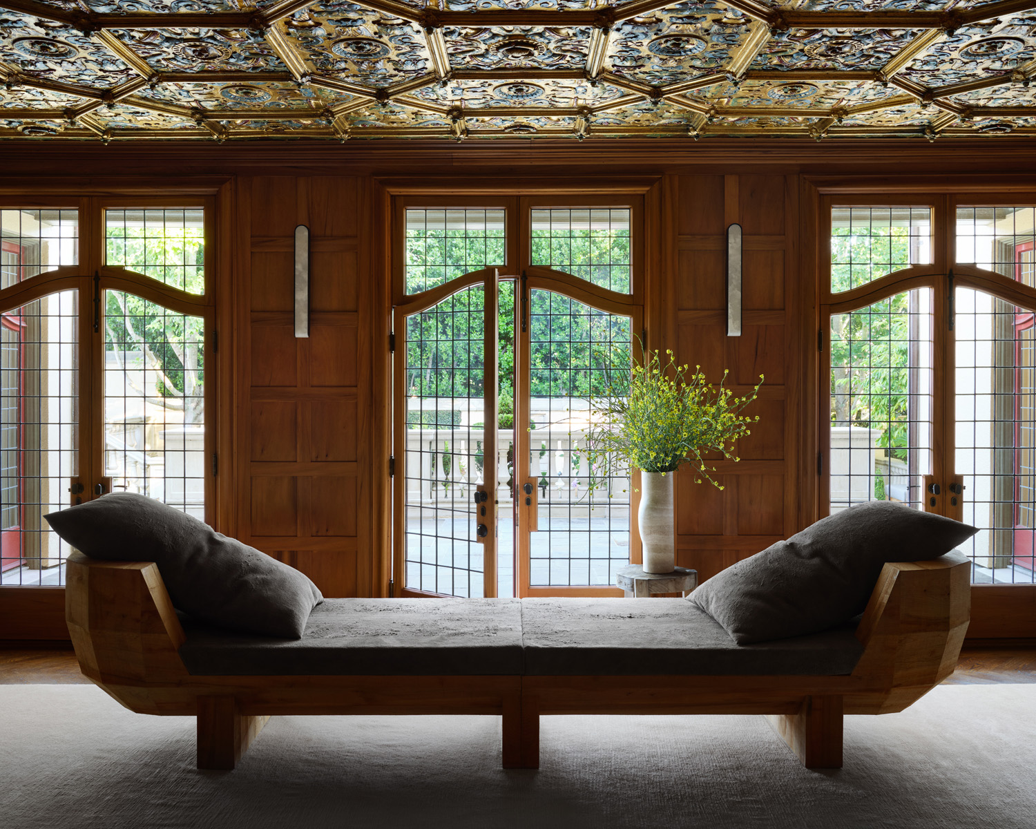 A Century-Old Highclere Castle–Inspired Home Gets a Modern Refresh from ...